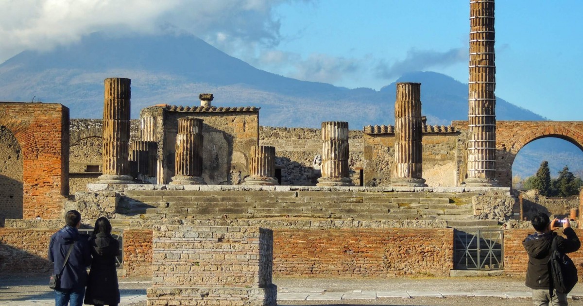Pompeii & Mt Vesuvius Tour - Through Eternity Tours